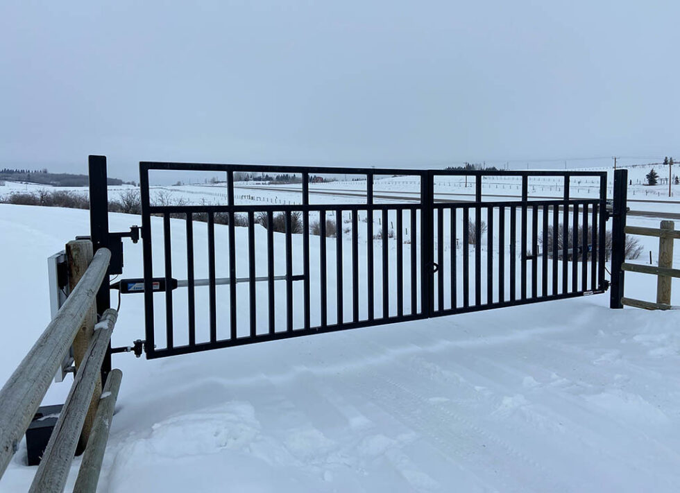 DRIVEWAY GATES & AUTOMATIC ENTRANCE GATES for Springbank, Bearspaw ...