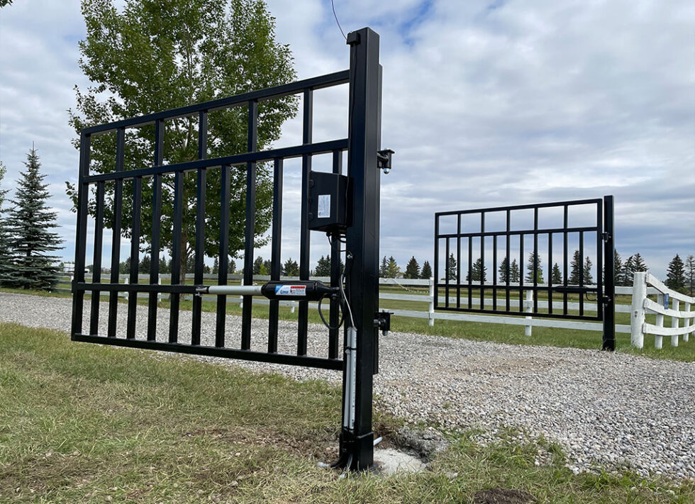 DRIVEWAY GATES & AUTOMATIC ENTRANCE GATES for Springbank, Bearspaw ...